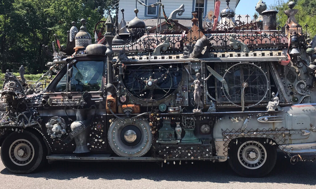 A Drive-by Art Show in the Suburbs
